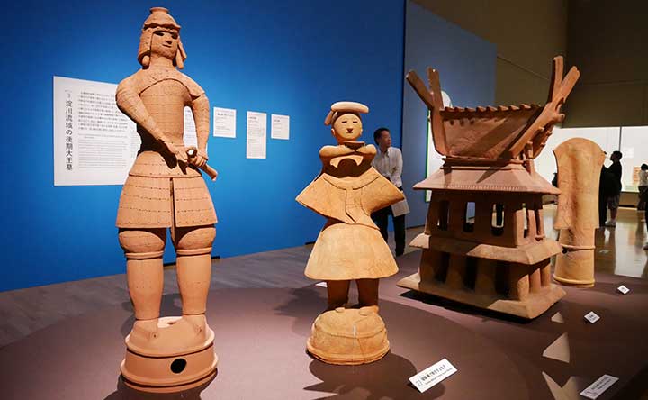 Admiring haniwa terracotta tomb sculptures at Tokyo National Museum ...
